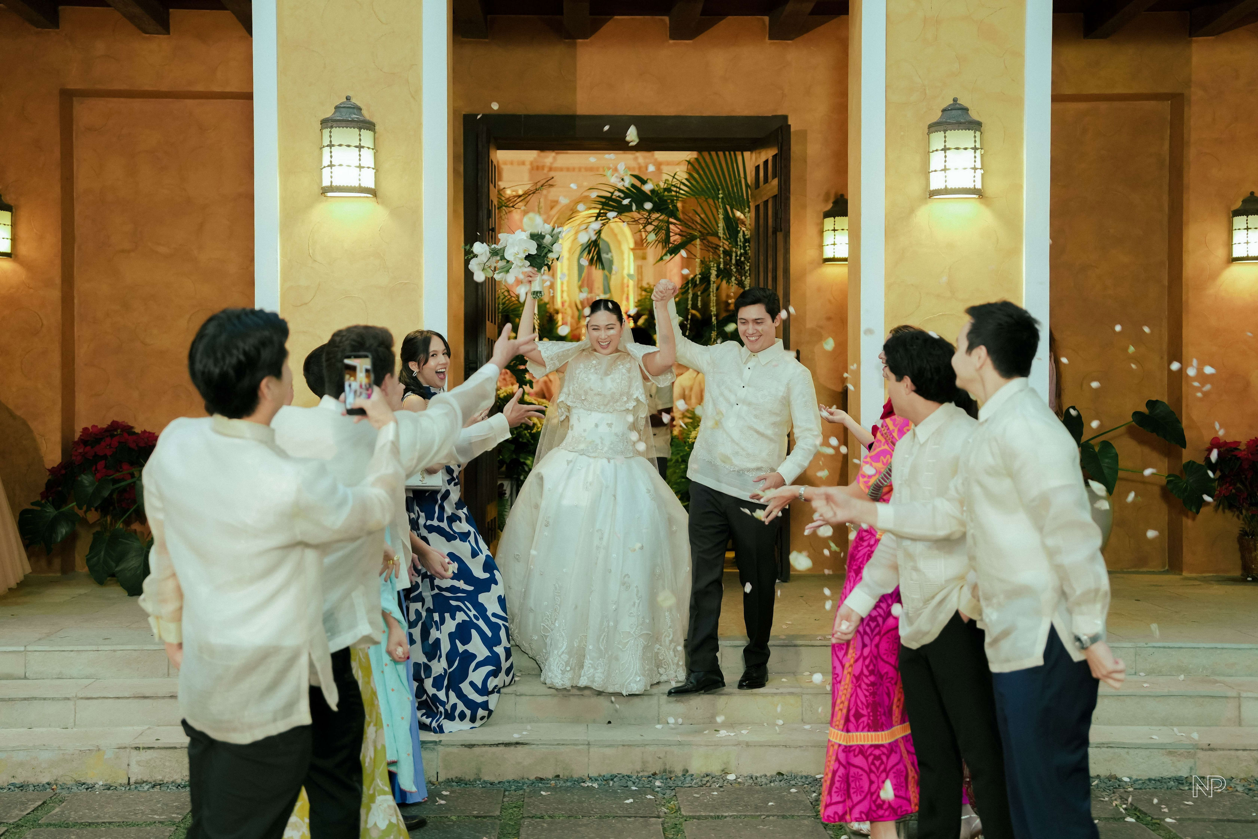 Southeast Asian fruits inspired this tropical, Filipino-themed wedding ...