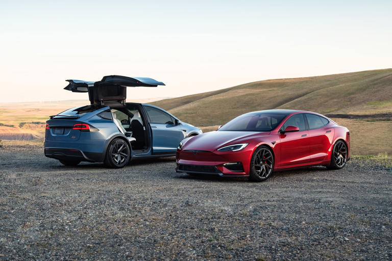 Tesla kills the models that put it on the map to make room for robots