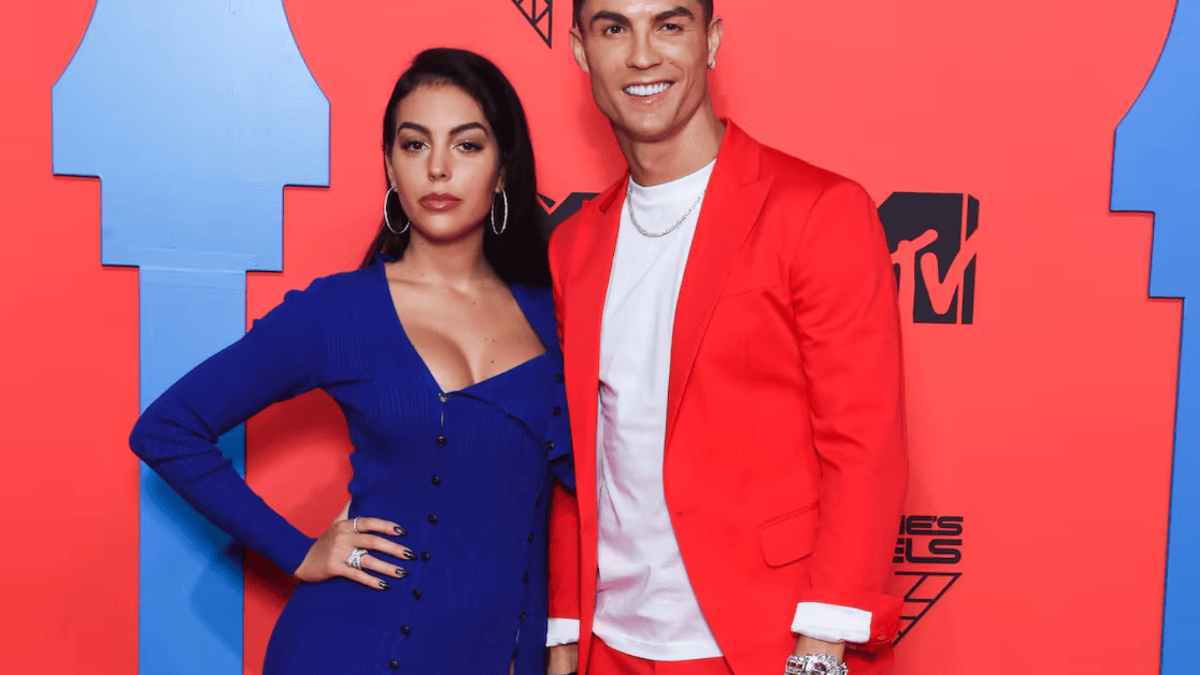 Soccer: Total luxury! Cristiano Ronaldo surprises Georgina on her birthday