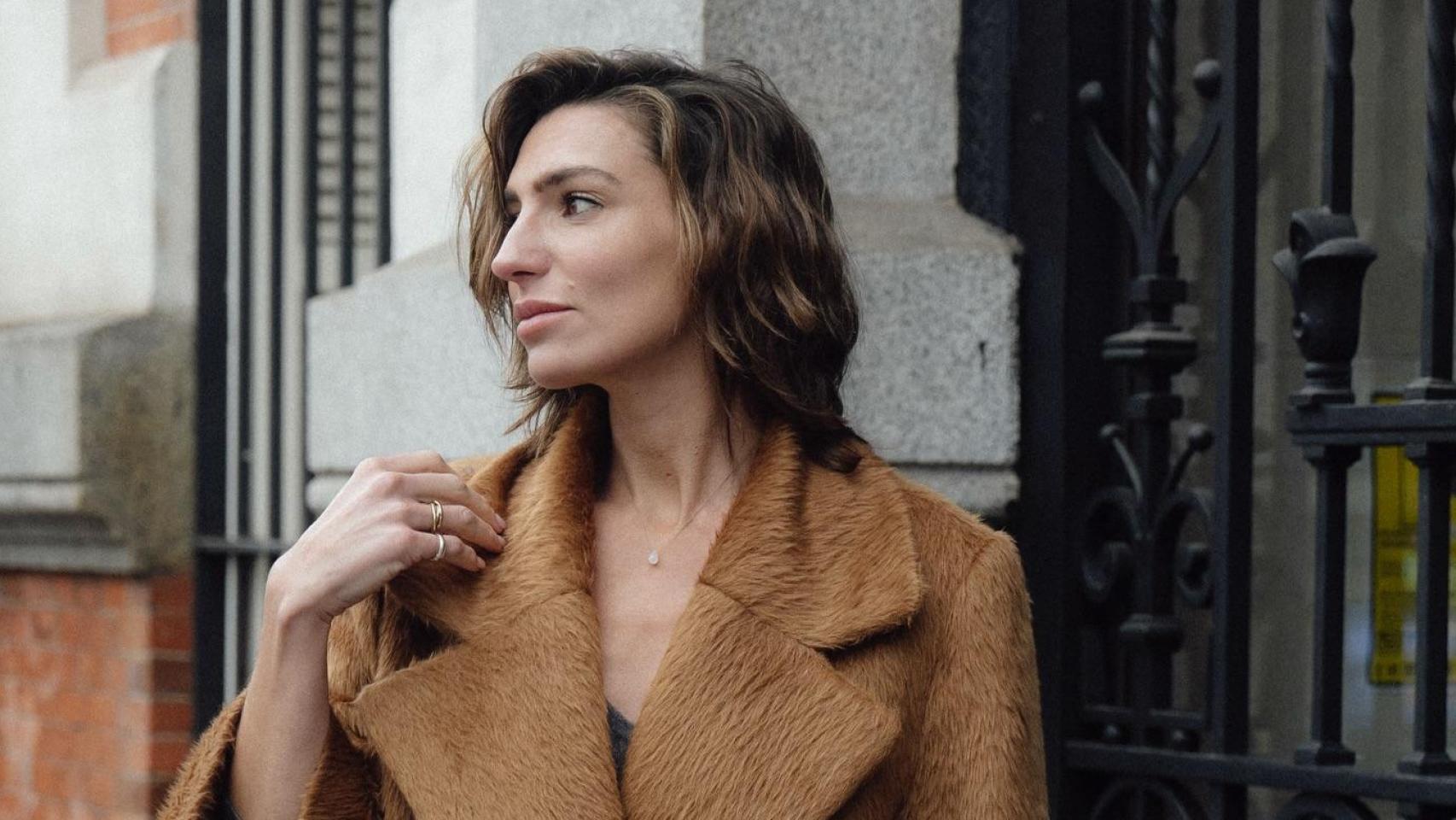 Eugenia Osborne eleva la elegancia invernal con el abrigo de Lu by ...