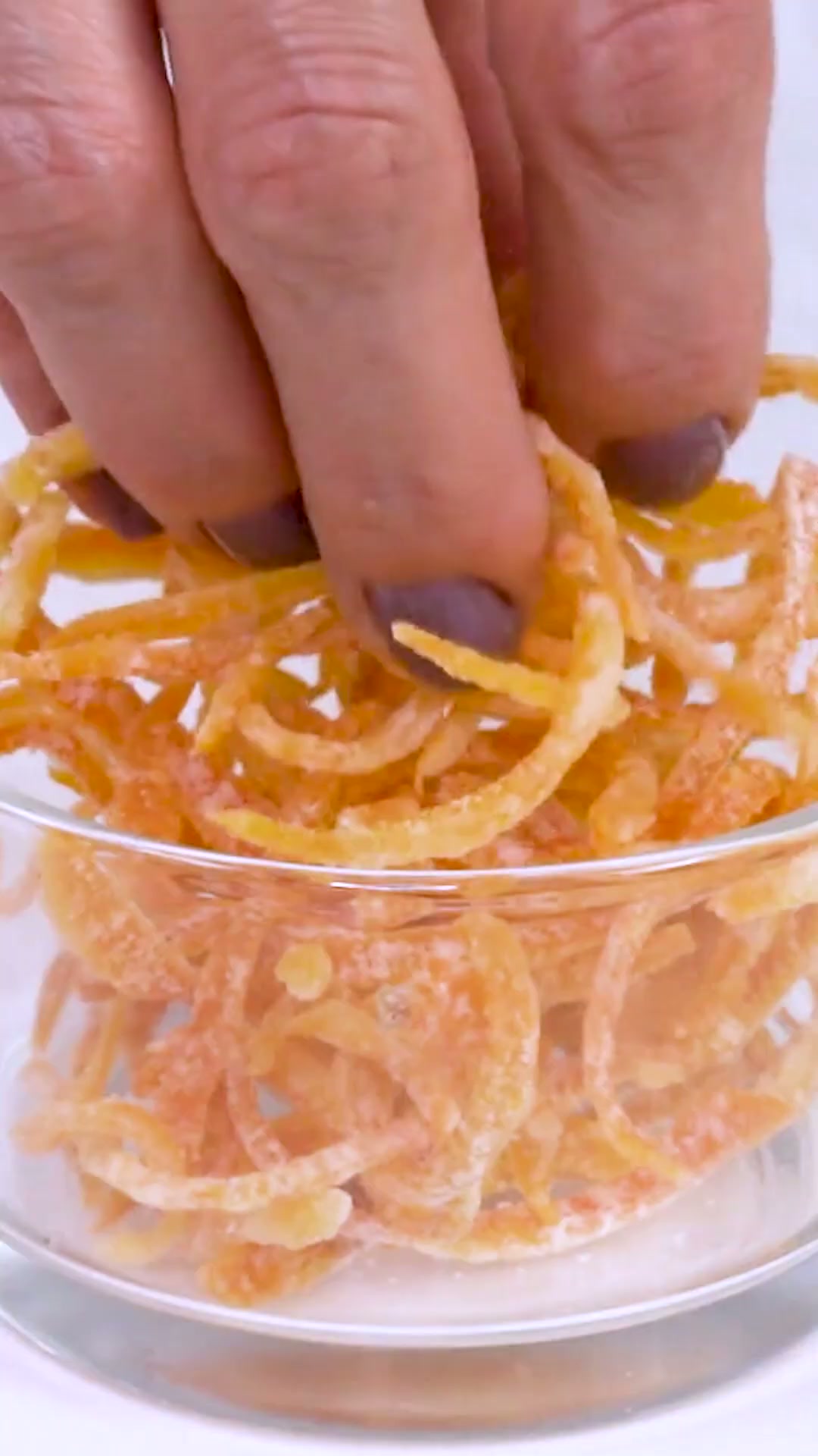 Transforme as cascas de laranja em um doce de confeitaria chique!