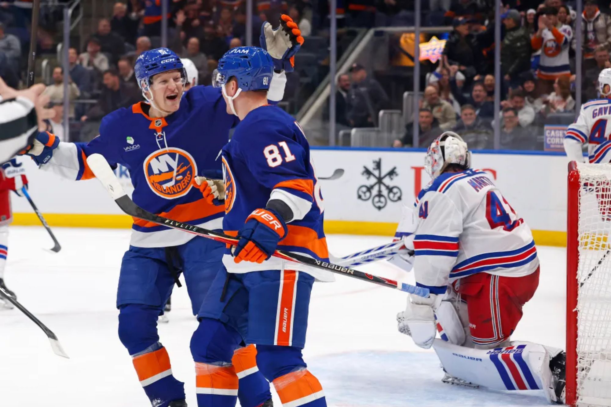 Islanders crush Rangers to continue season domination of rival