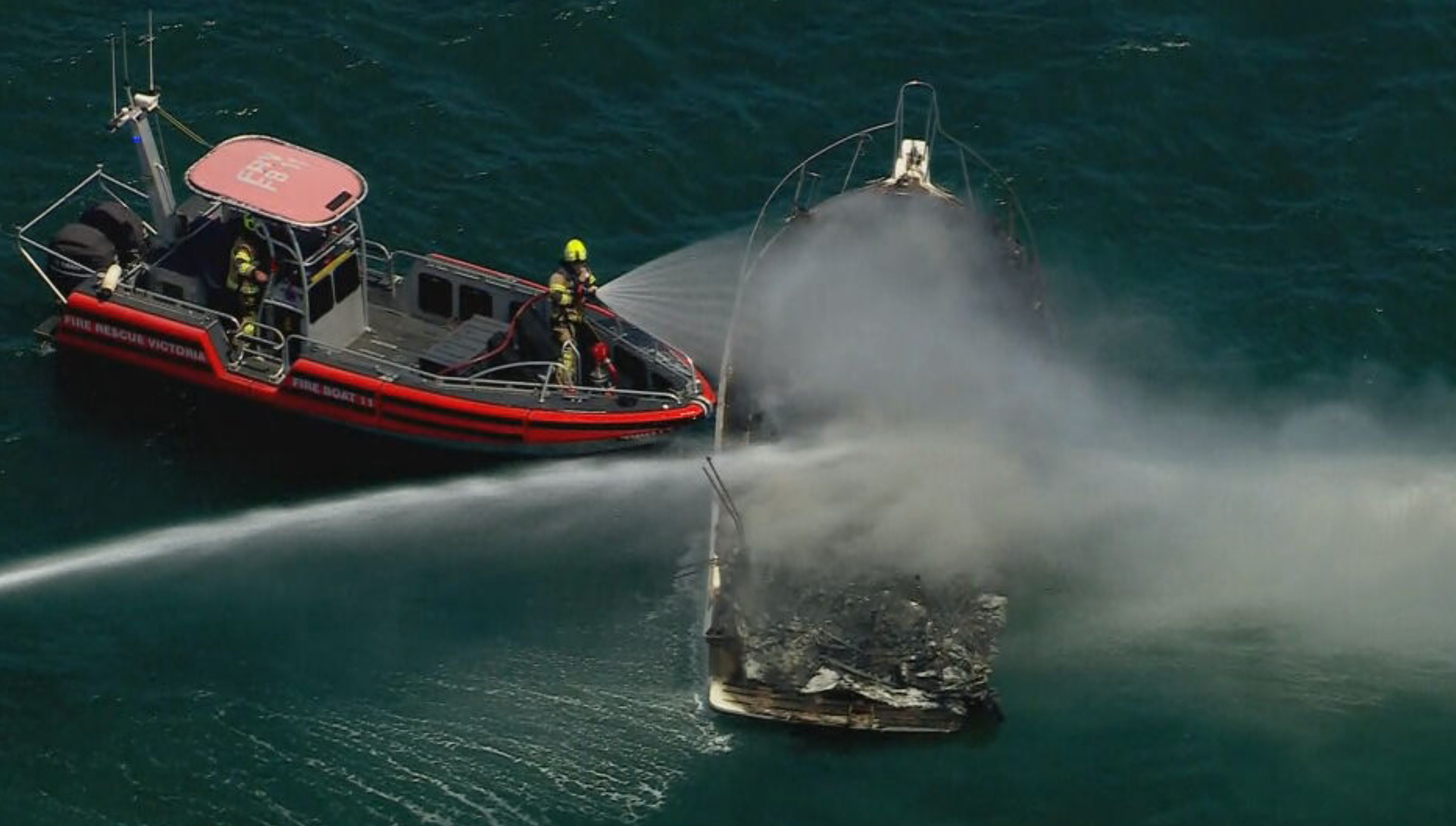 Man escapes injury after major boat fire on Victoria's Port Phillip Bay