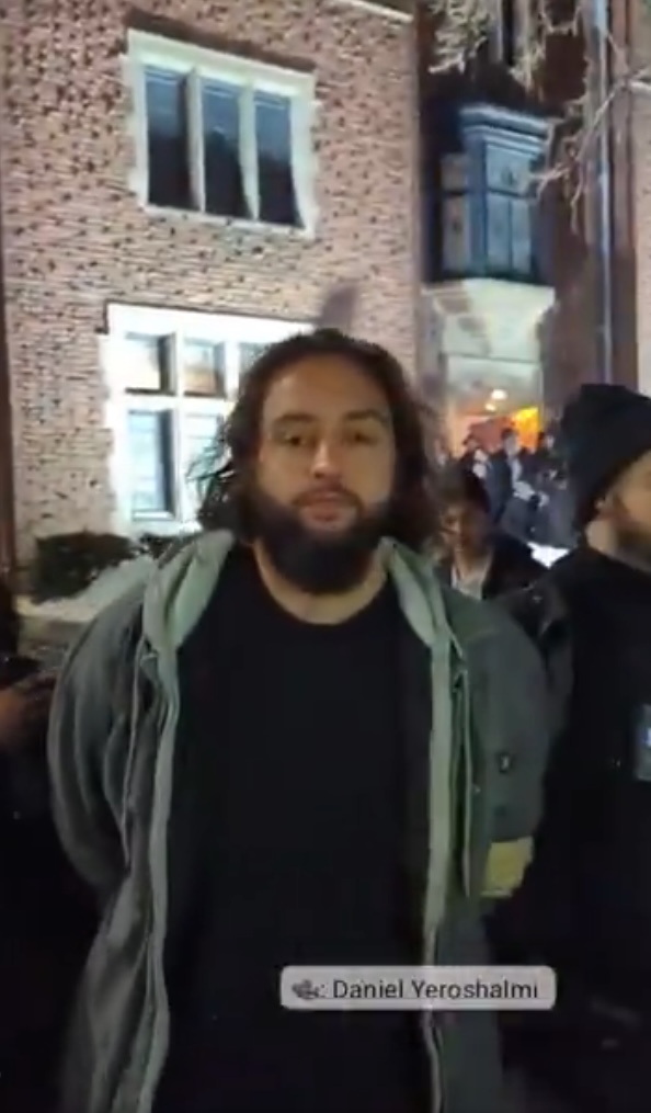 Car repeatedly rams into entrance of NYC synagogue, driver arrested ...