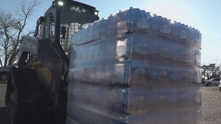 Marlin hosts water distribution as city faces ongoing water system failures