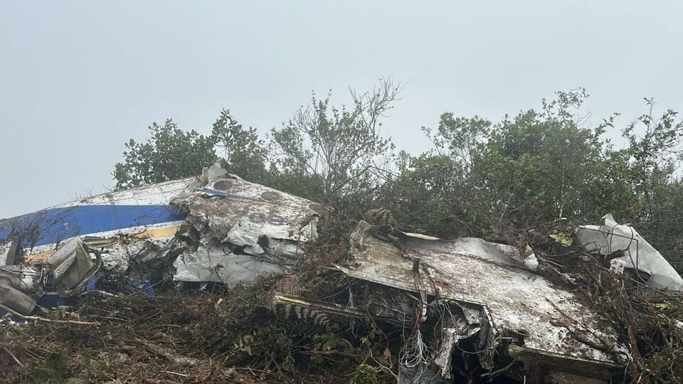 Colombian plane crashes near Venezuelan border, killing all 15 on board ...