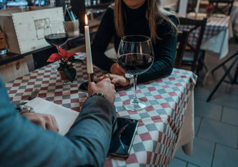 在交友軟體上總是很快「暈船」？過來人揭3大守則「保持平常心」是關鍵