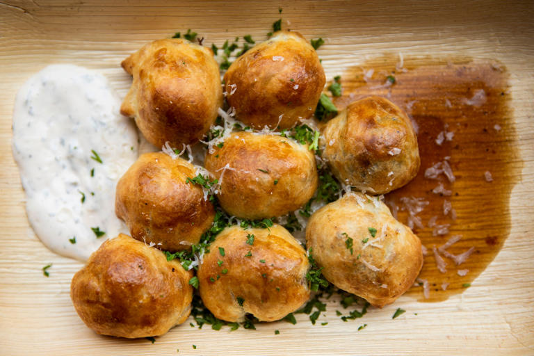 WLWT anchor Kelly Rippin's top 5 foods from Cincinnati restaurants