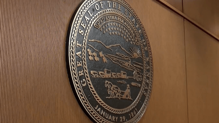 Kansas Bar Association backs bill to draw lawyers to rural areas