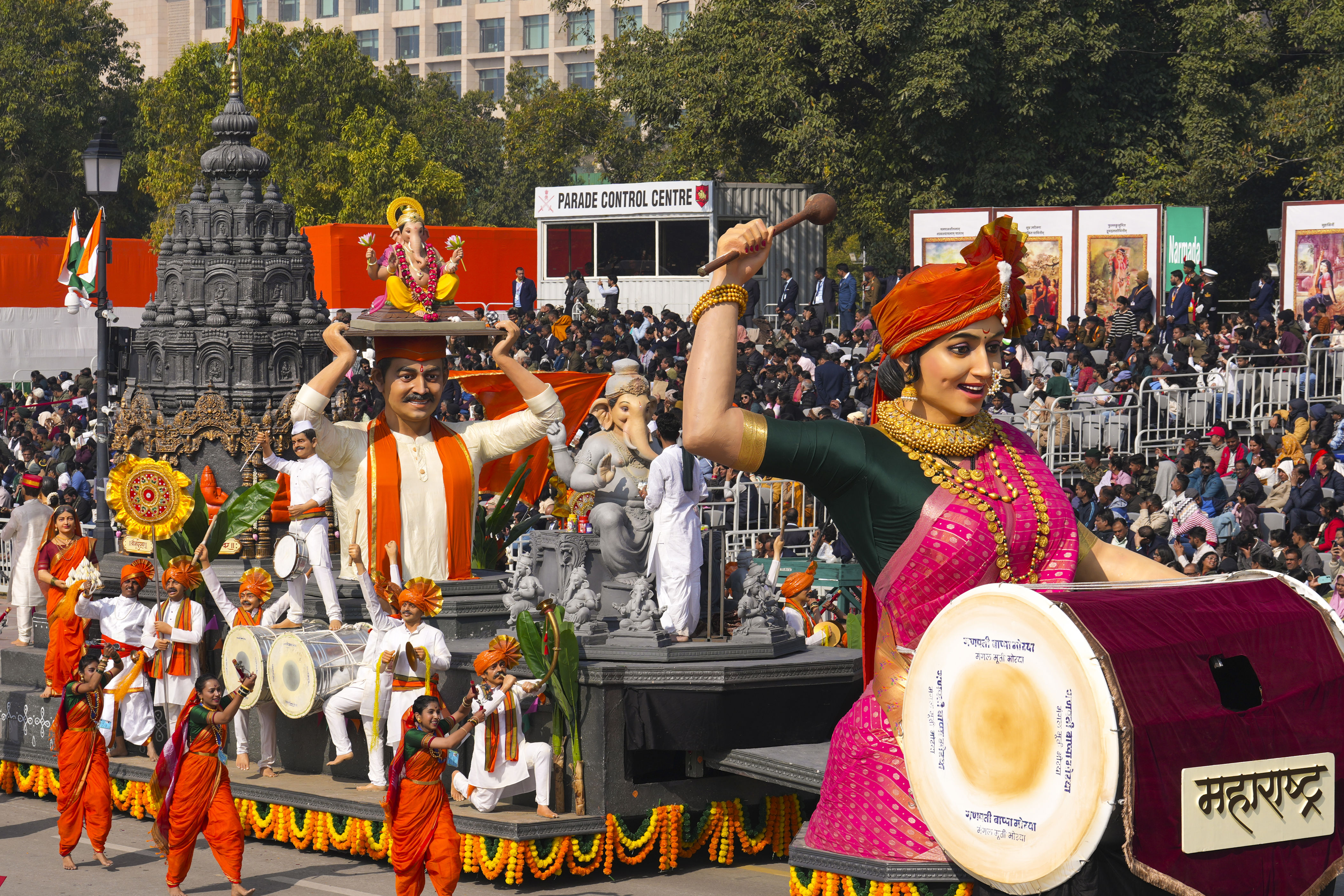 R-Day parade: Navy wins best marching contingent award, Maharashtra ...