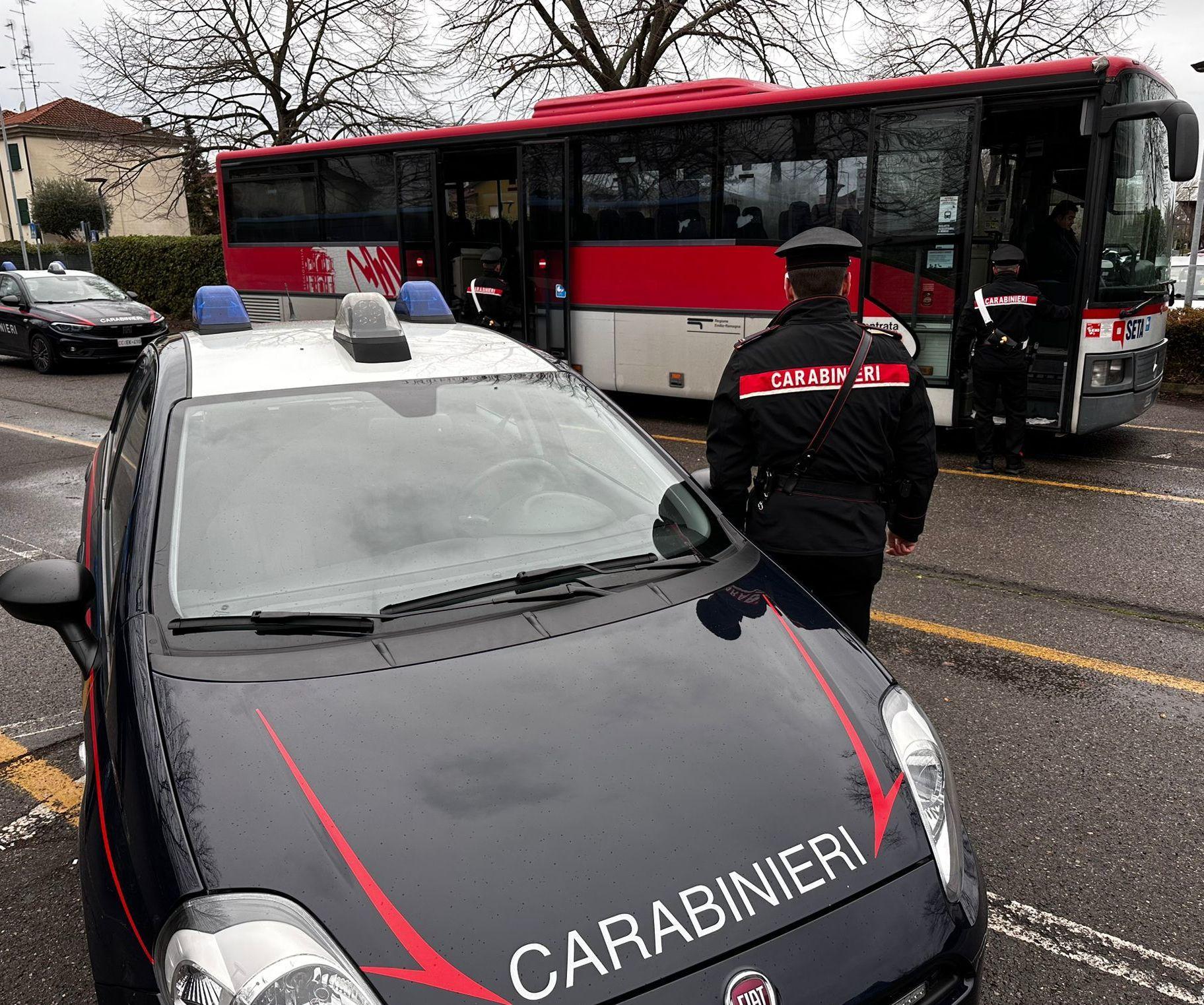 Accusato di violenza sessuale. Cercava le prede alla fermata poi le ...