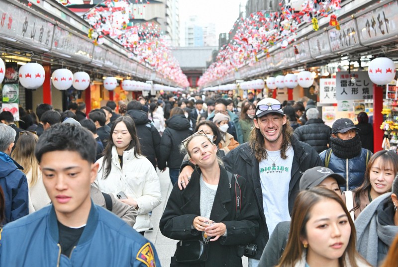 Editorial: Japan must look beyond numbers as yearly visitors top 40 mil.