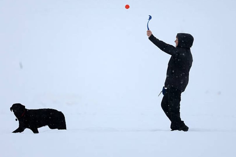 17 counties will escape UK snow bomb next week with West Midlands ...