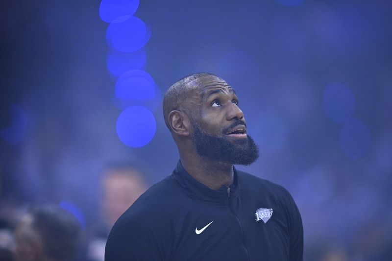 Cavaliers' video tribute leaves LeBron James in tears