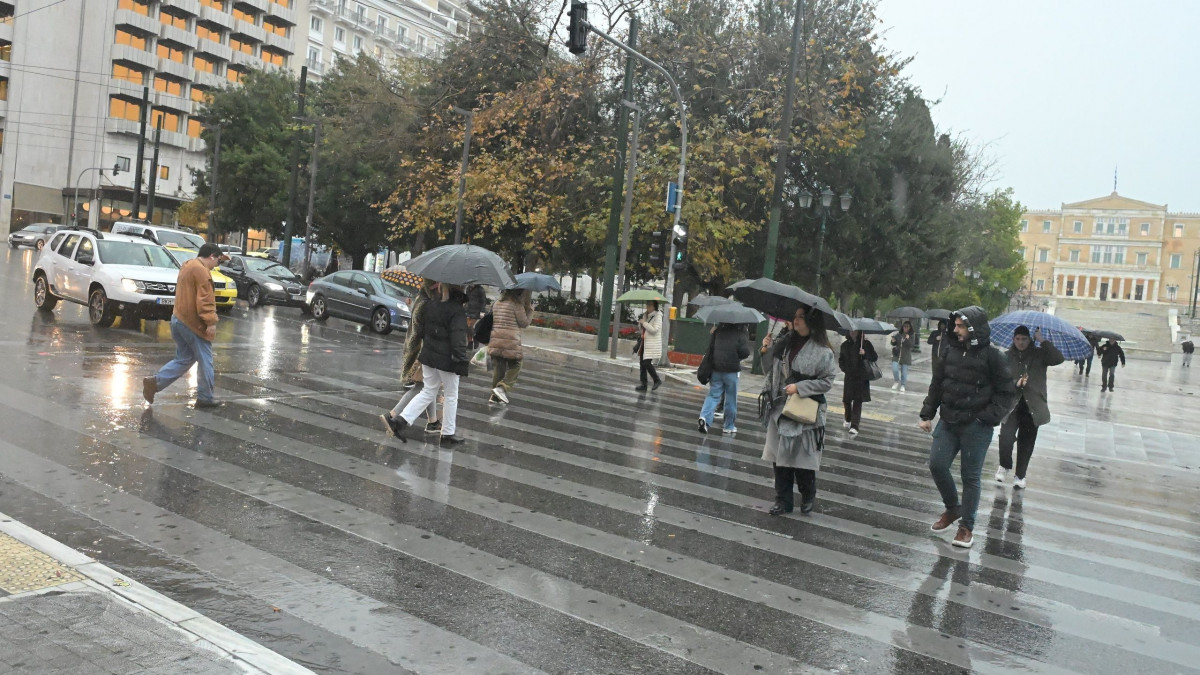 Κακοκαιρία: Σε επιφυλακή για την «Kristin» - Πορτοκαλί συναγερμός για ...