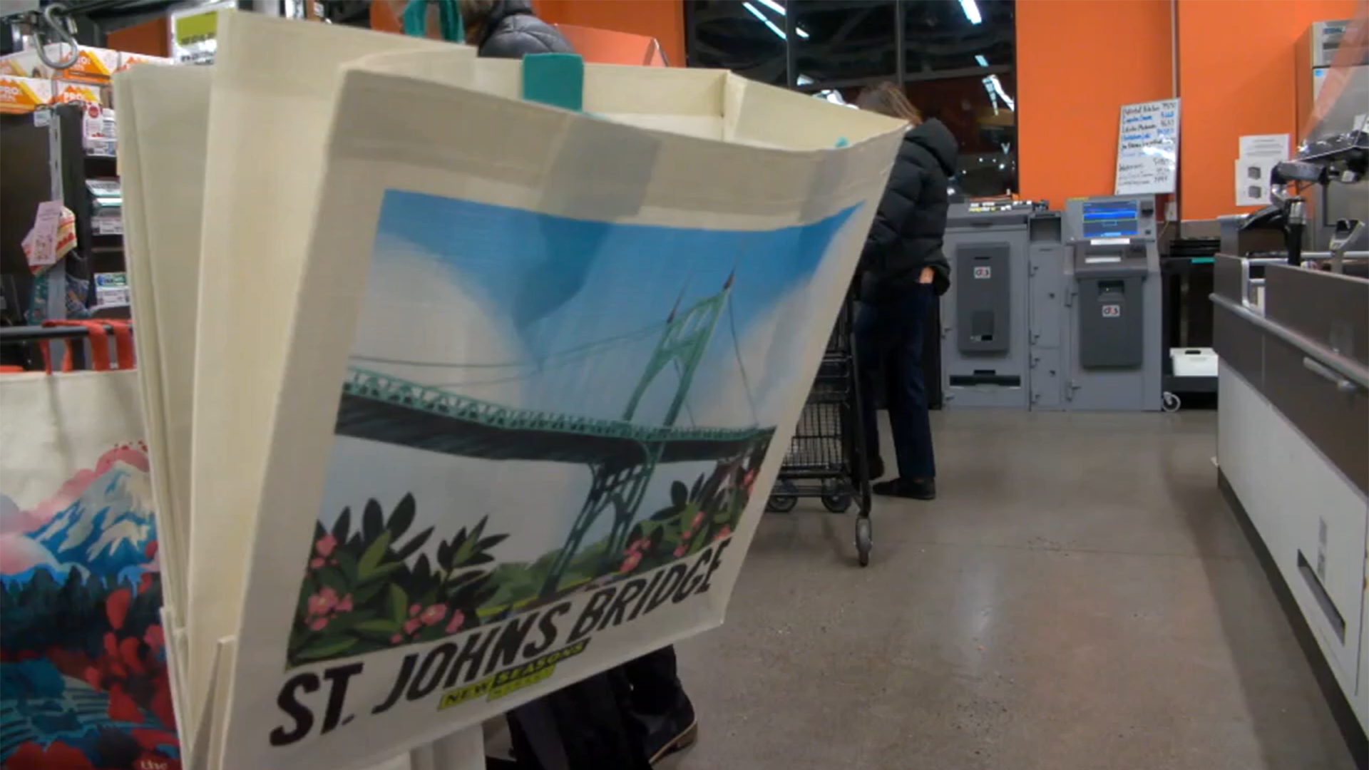 Portland grocer tackles food insecurity with reusable bag program