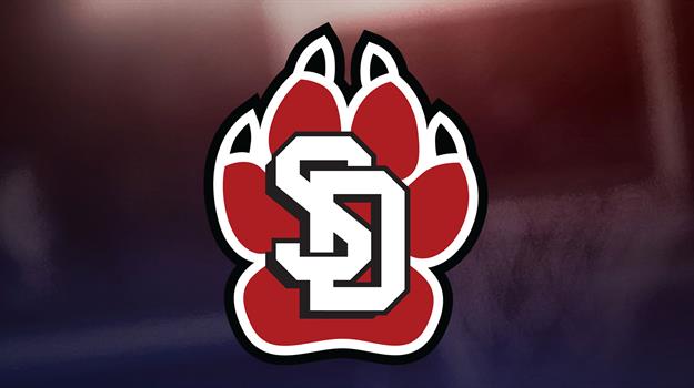 USD women run past St. Thomas in Vermillion
