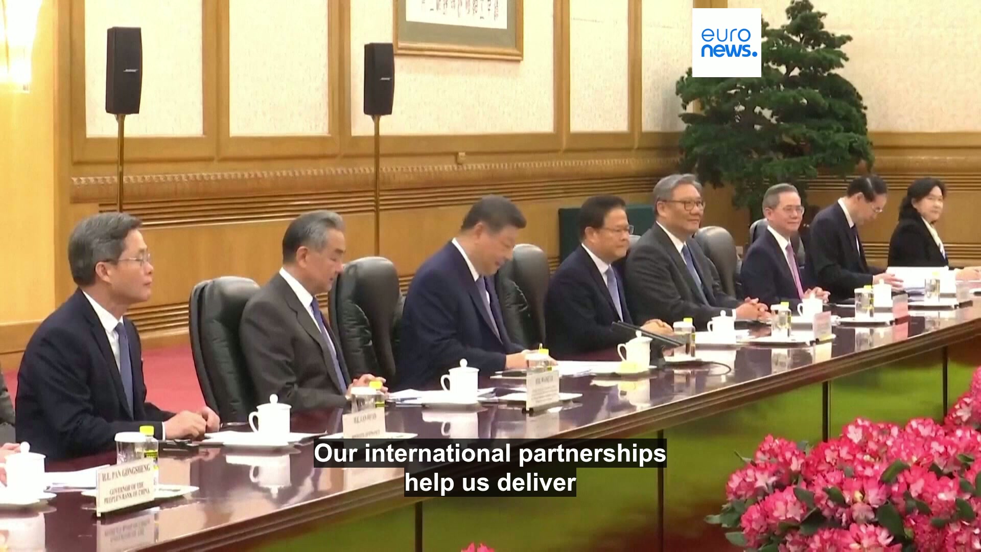 Keir Starmer meets Xi Jinping in Beijing to strengthen UK-China relations