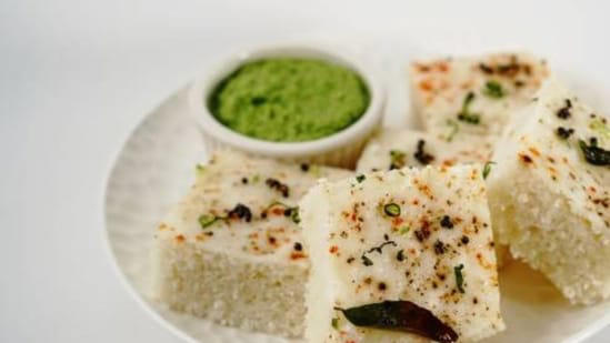 Oats rava dhokla, a super easy healthy breakfast recipe for busy days