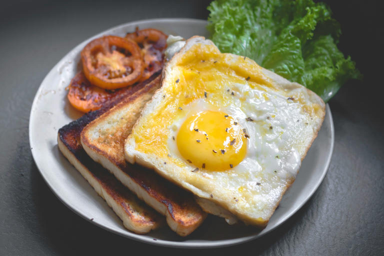 5 breakfast foods linked to vision loss