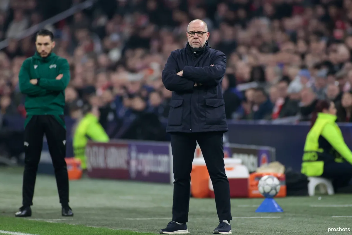 Grim nog niet in paniek omtrent transfers: 'Maar ik heb ook nog niets ...