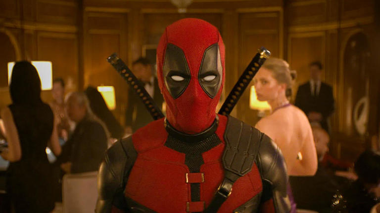 How did Tim Allen's 'Shifting Gears' sitcom poke fun at Ryan Reynolds?