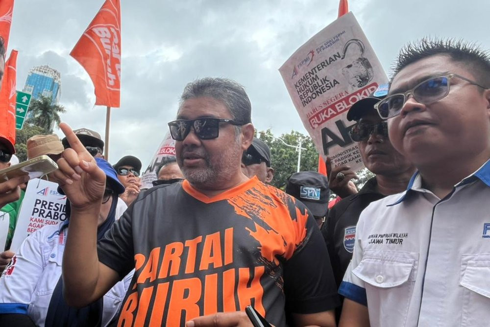 Buruh sindir pemerintahan Prabowo tak mampu selamatkan Sritex (SRIL)