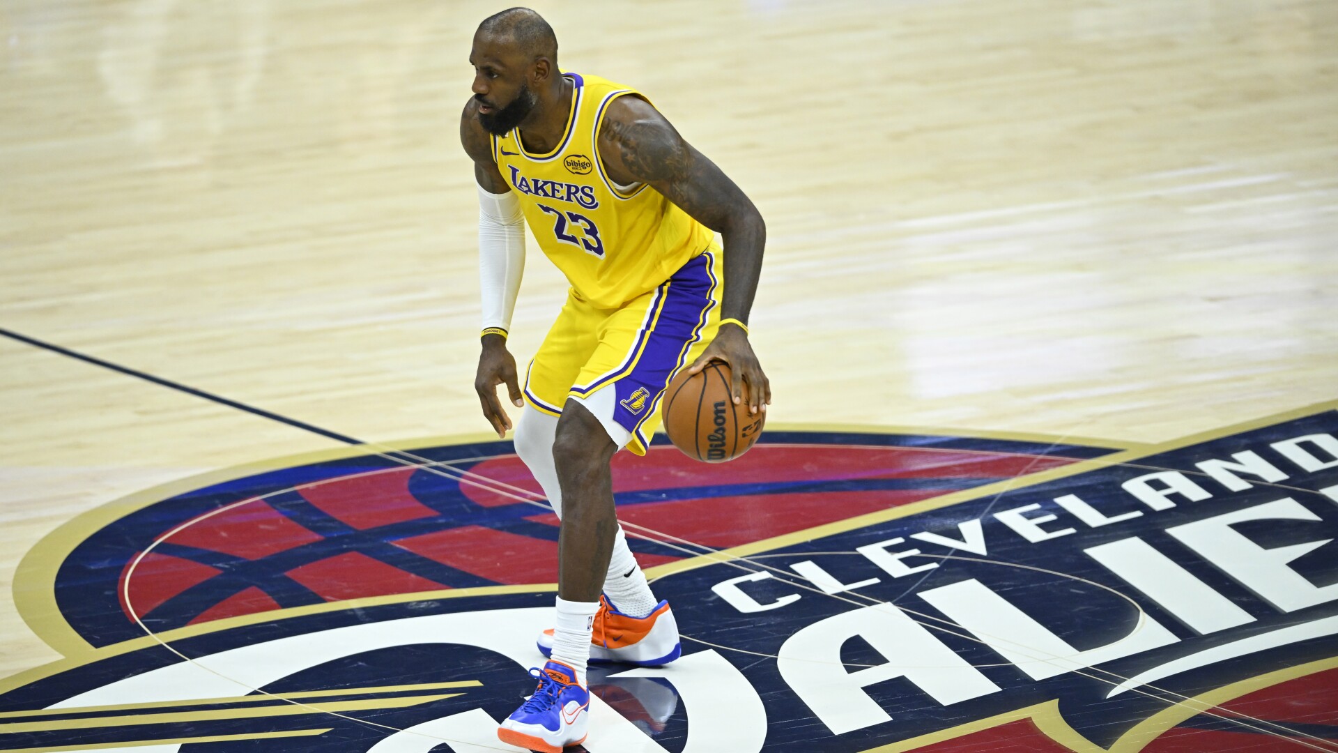 LeBron James emotional after Cleveland tribute video, could he return ...