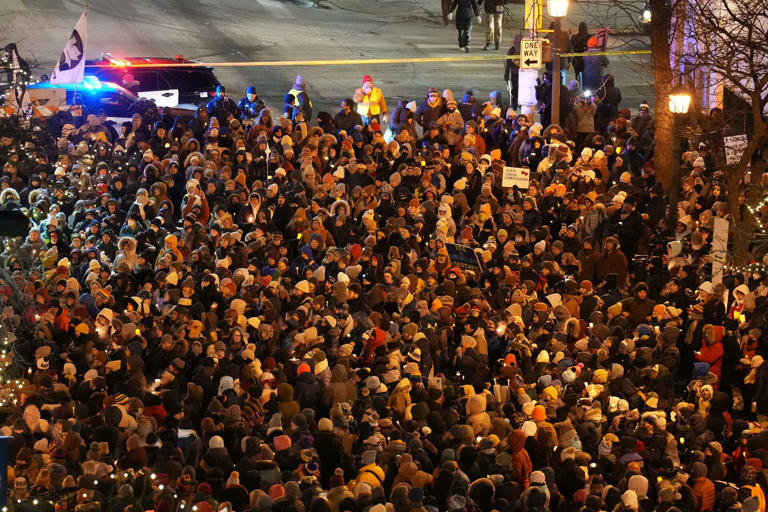 ICE officers in Minnesota directed not to interact with 'agitators' in ...