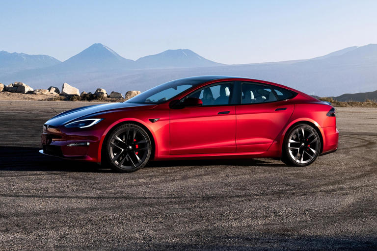 Tesla kills the models that put it on the map to make room for robots