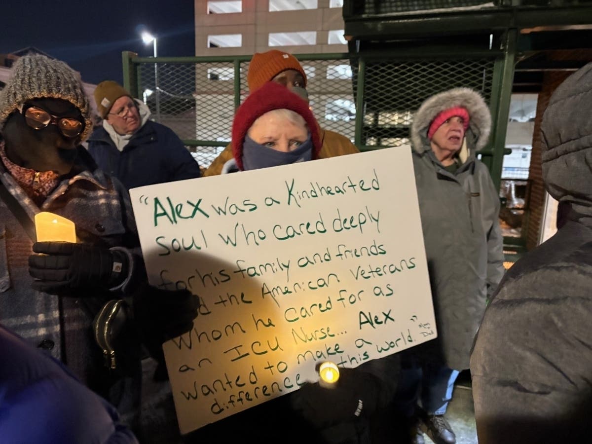 Joliet mourns death of Minneapolis nurse Alex Pretti: Over 100 at ...