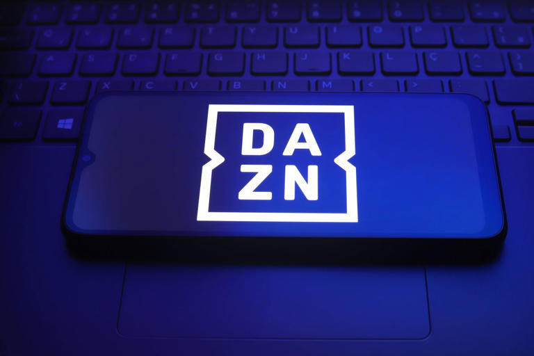 DAZN: Fußball-Fans schauen Champions League – dann knallt es gewaltig