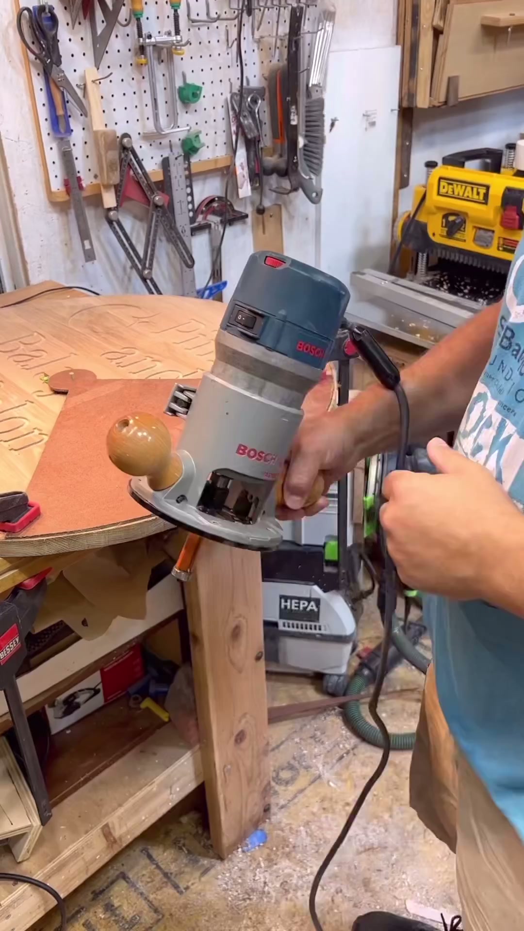 Making an outdoor hanging business sign