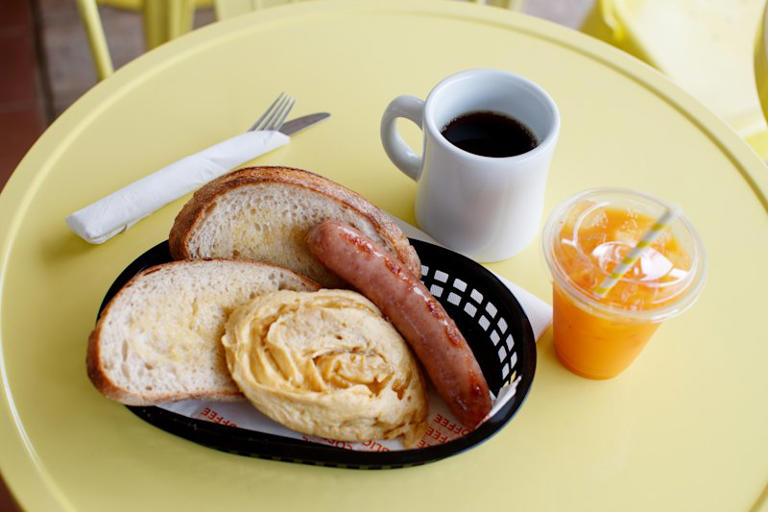 Skip the snooze button for this curried egg muffin that 'lights up your ...