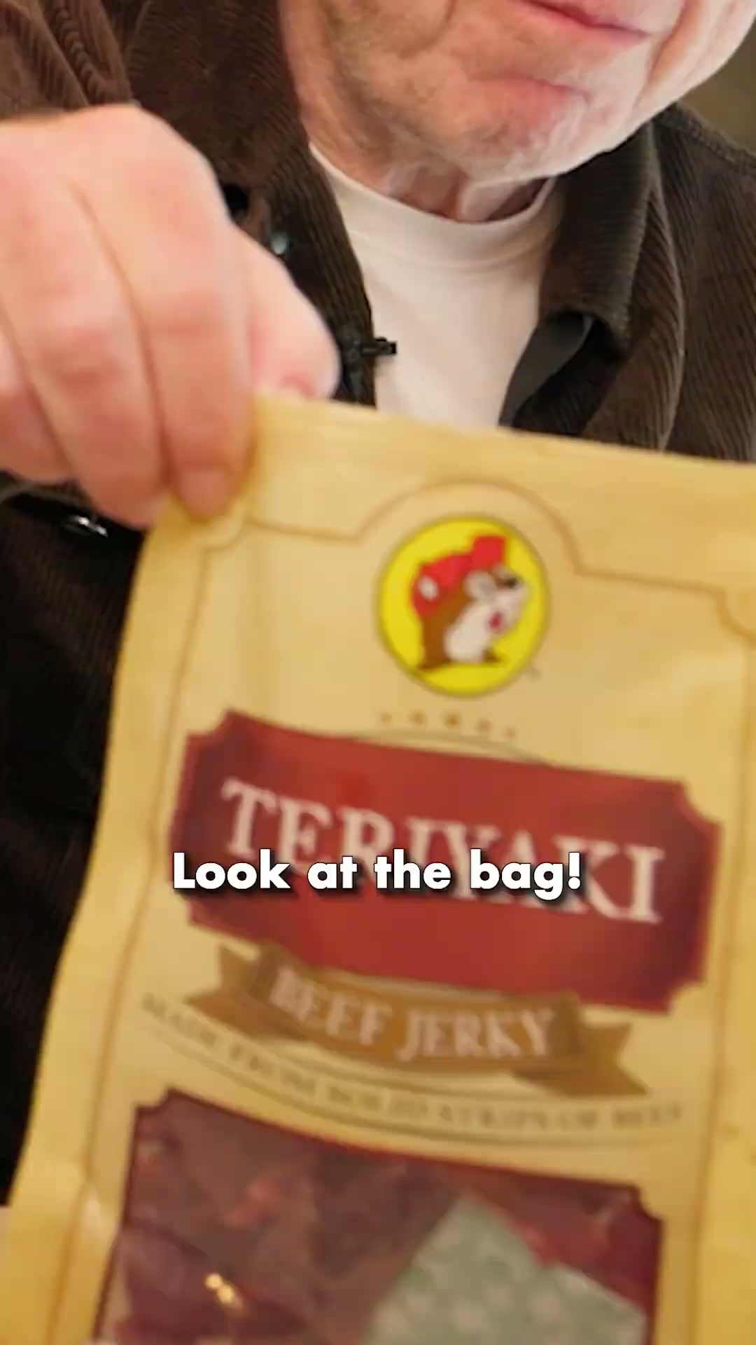 British cabbies try Buc-ee's beef jerky!