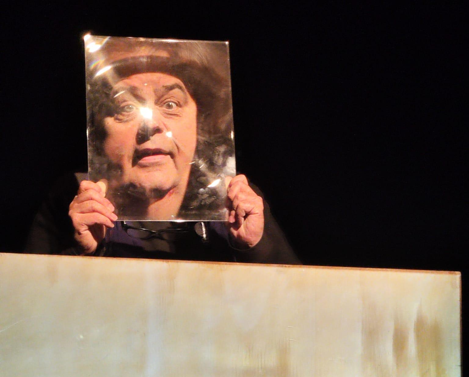 Trappole lucenti. Falsa prospettiva che imprigiona