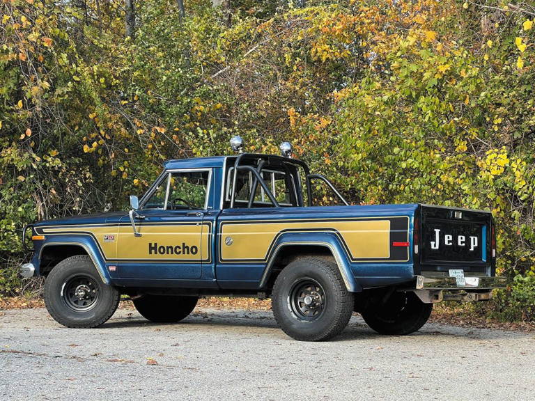 Tips and install tricks for applying factory-style tape decals