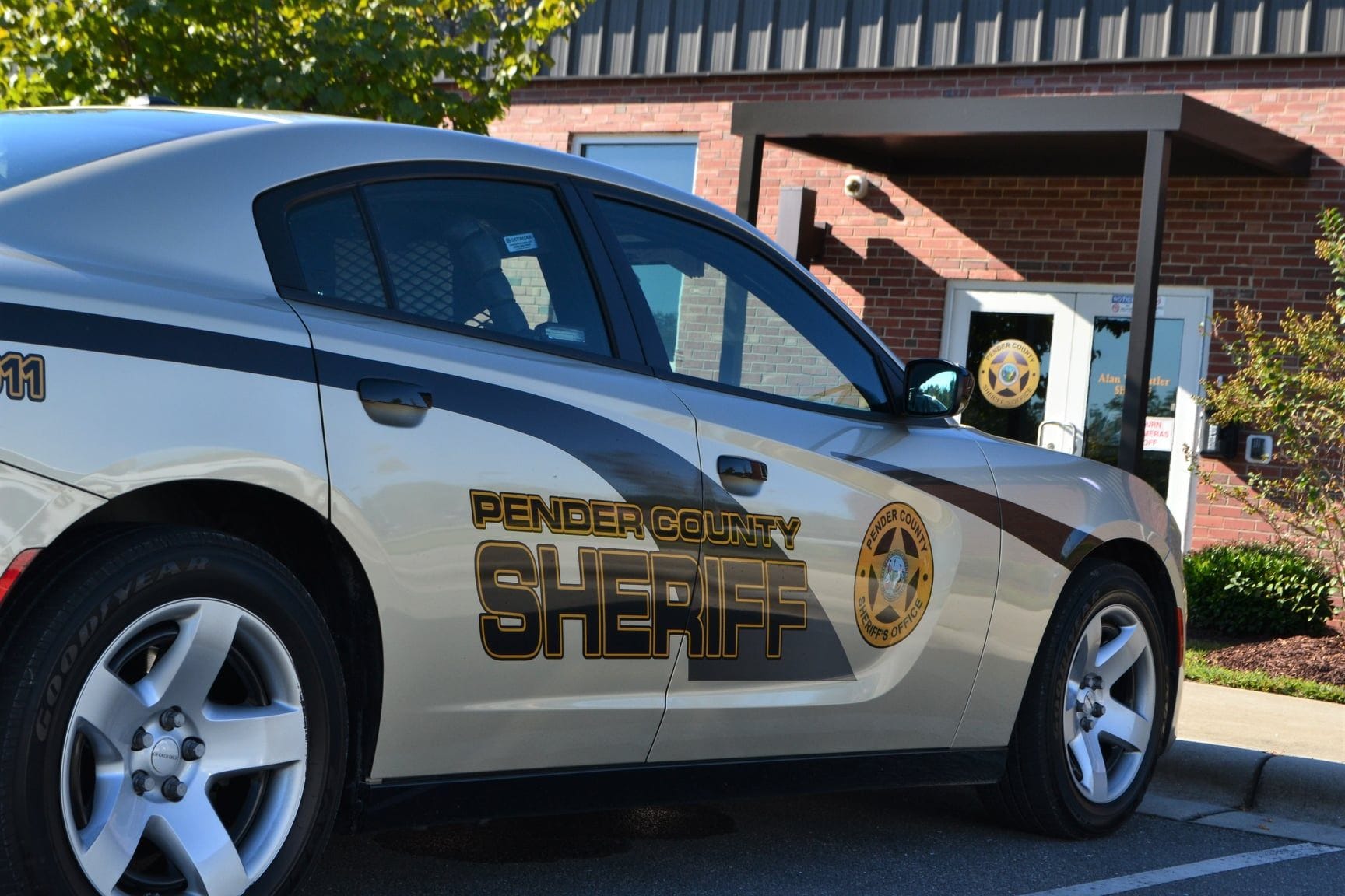 Pender fire injures one, damages vehicles