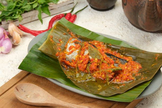 Resep pepes ikan bumbu merah kemangi, praktis, pedas, dan harum