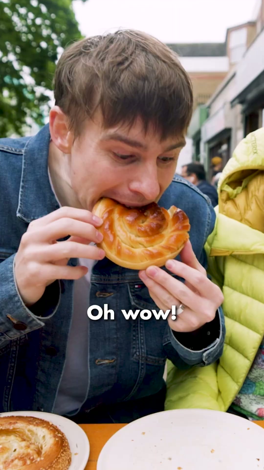 Trying a honey & smoked salt pastry: Sweet, savory, and so unique!