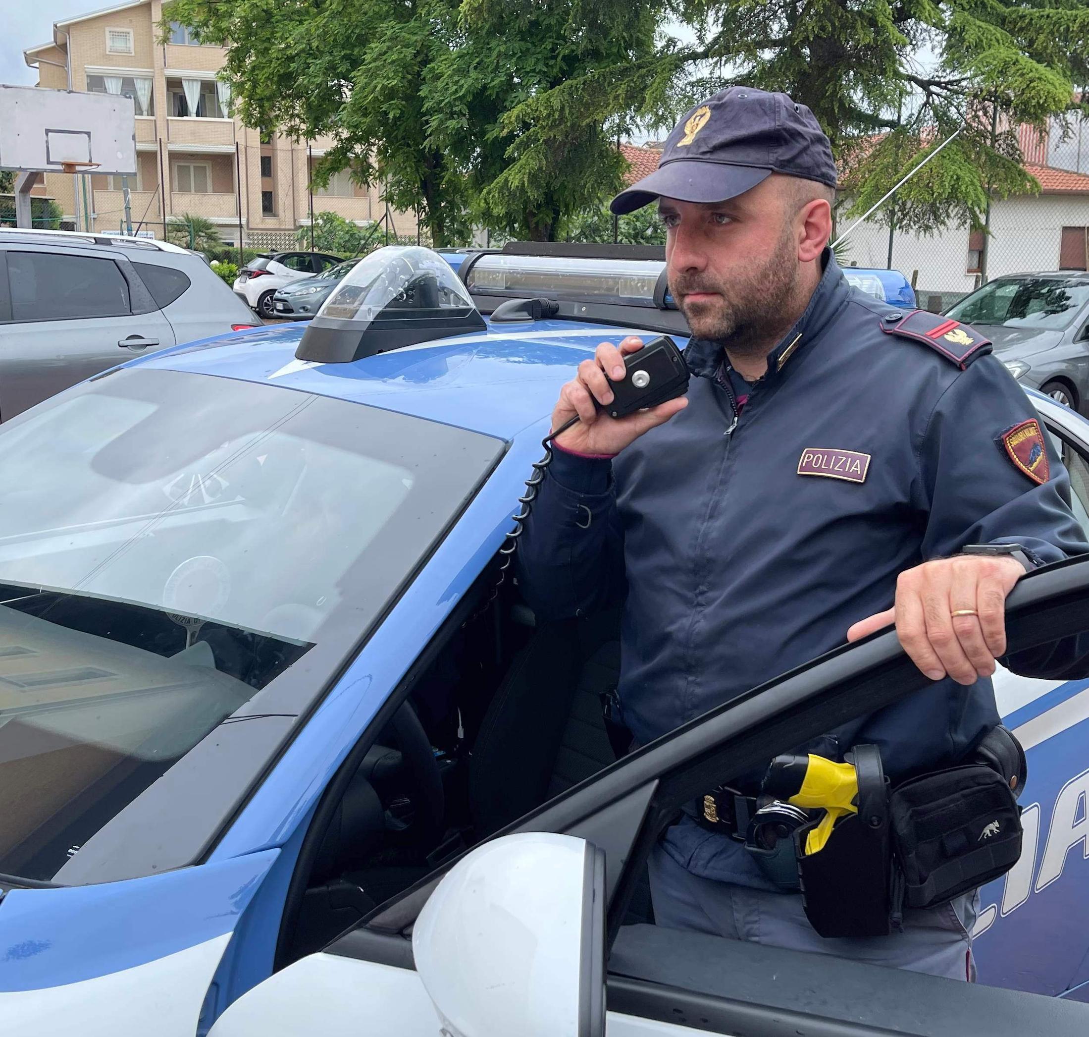 Baby gang terrorizza commerciante. Arrestati due ragazzini di 16 e 17 anni