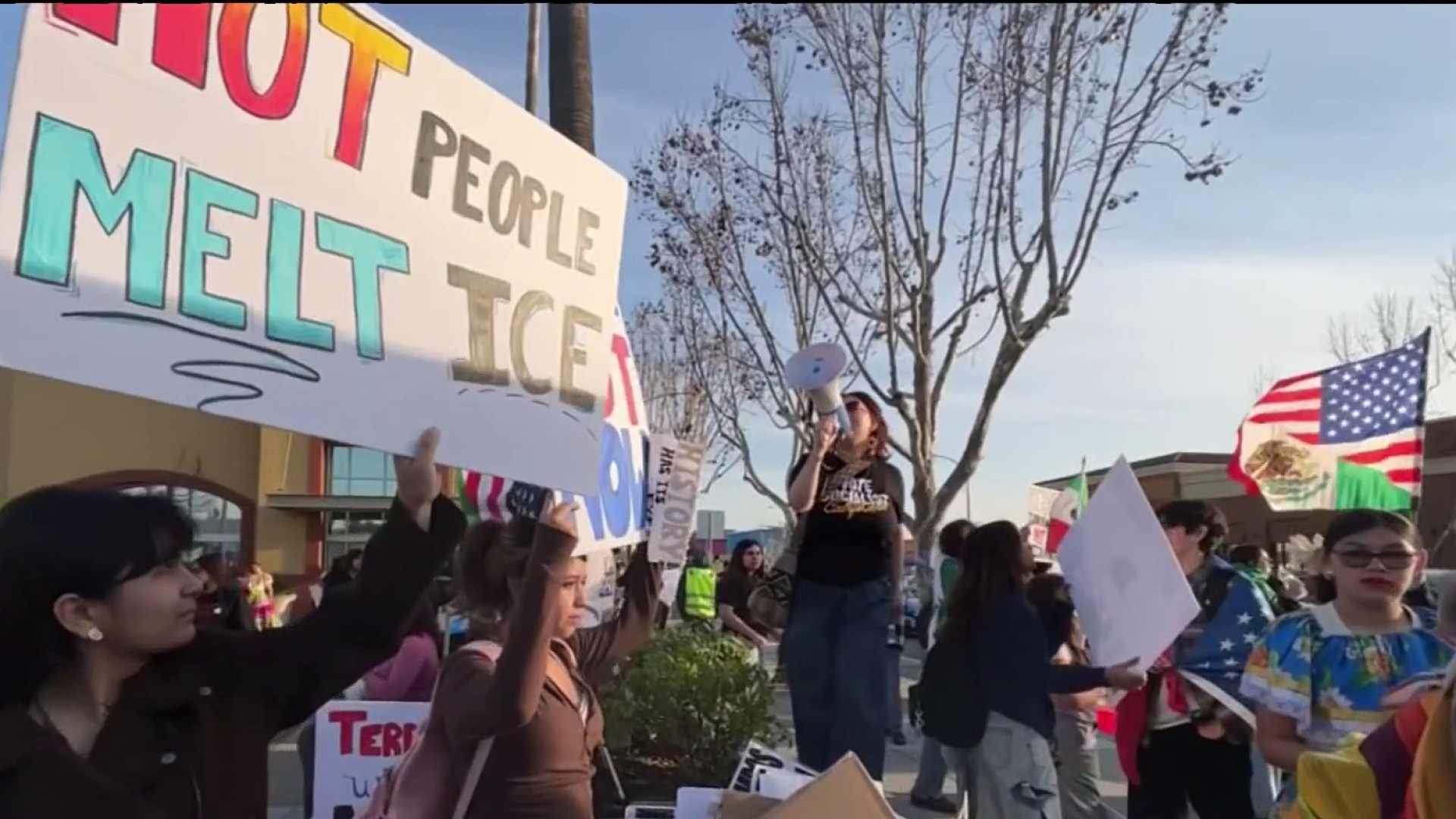 Students across the Bay Area walk out to protest ICE