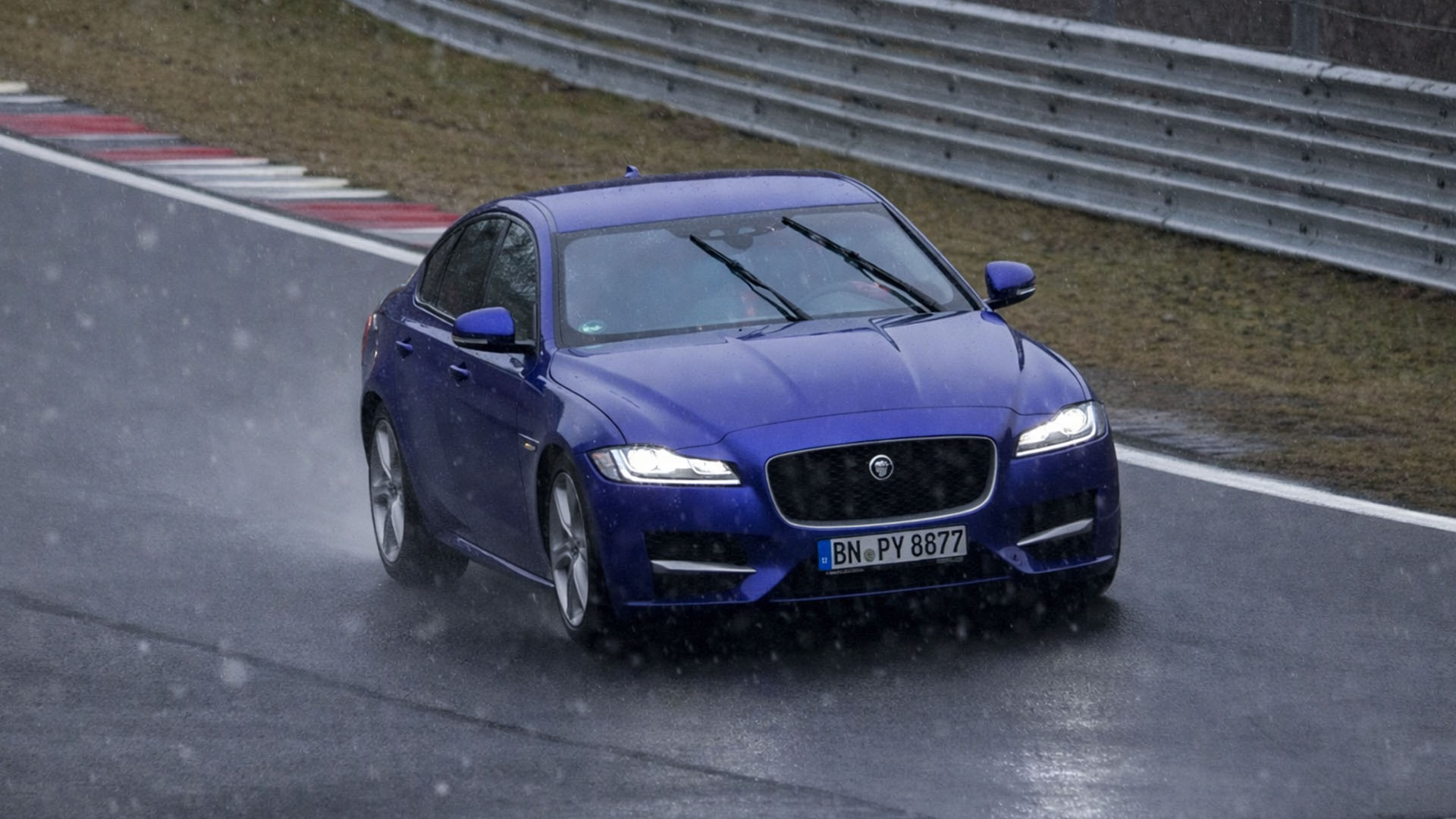 Touristenfahrten highlights show driving in snowy conditions