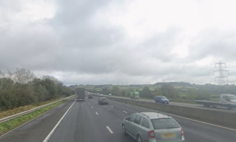 'Expect delays' as M4 near Bristol closes following a lorry fire - here ...