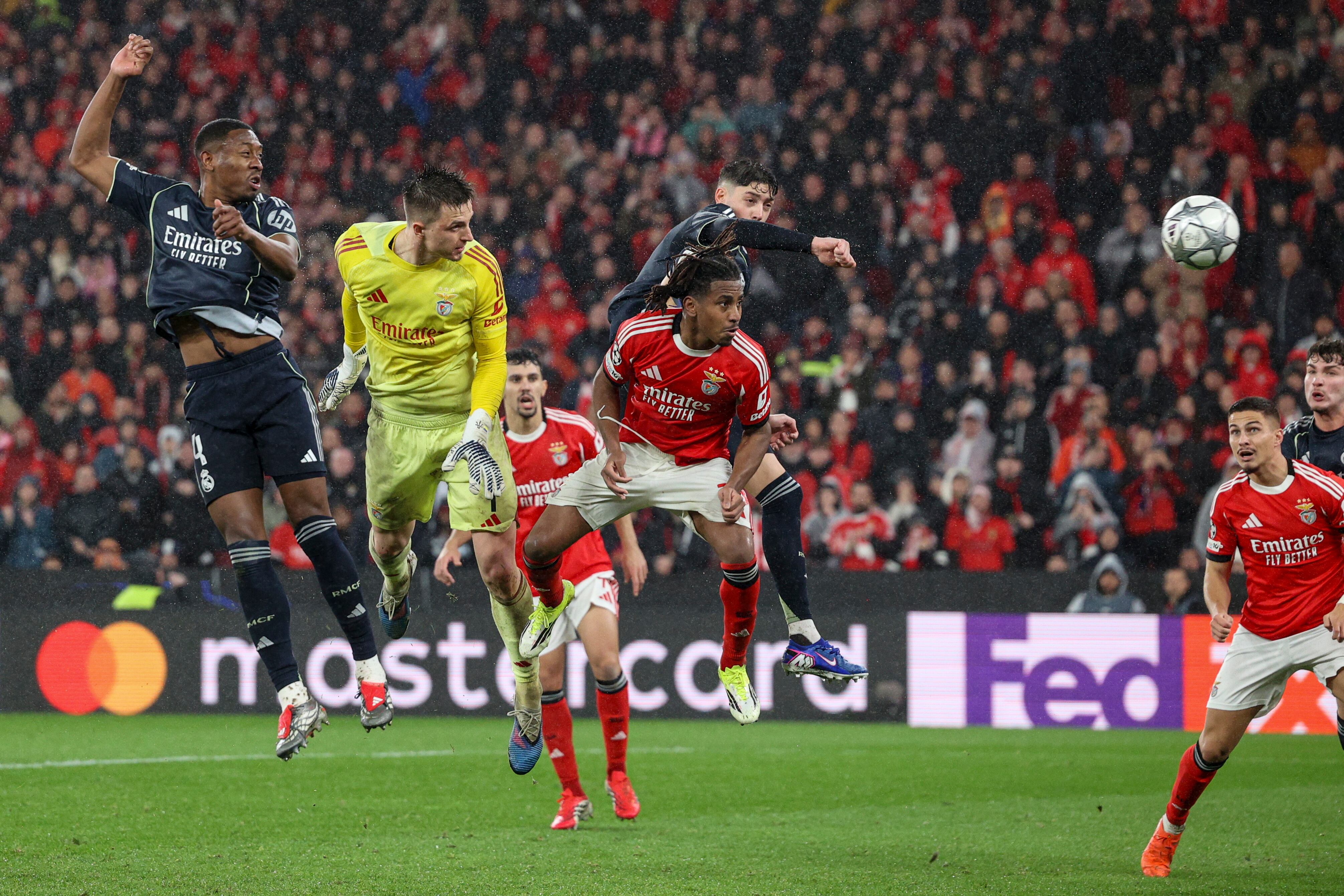 Mourinho's Benfica stuns Real Madrid in playoff drama