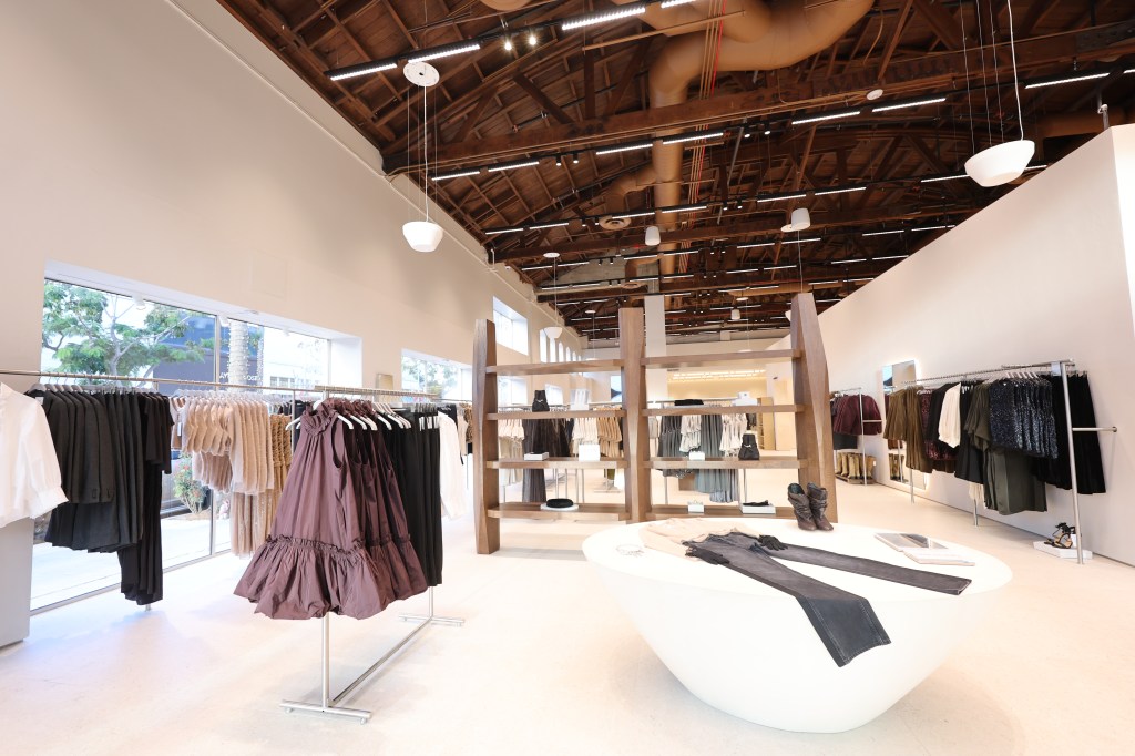 H&M Group profits climb in Q4, as sales growth holds steady