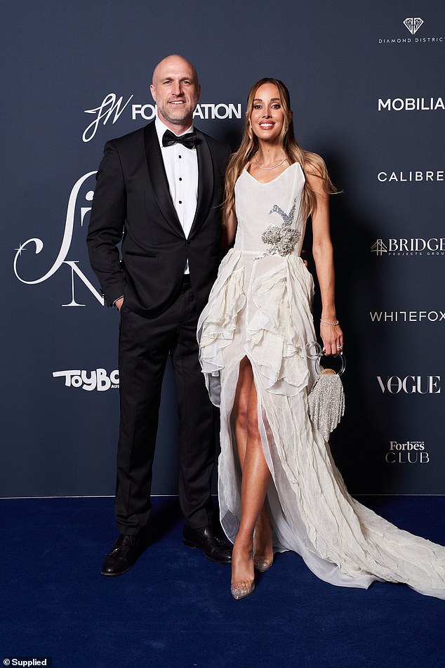 Bec Judd admits she wouldn't let her AFL star husband Chris read her ...