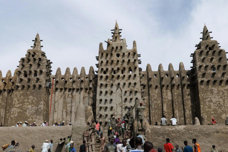 Mali's troubled tourism sector crosses fingers for comeback