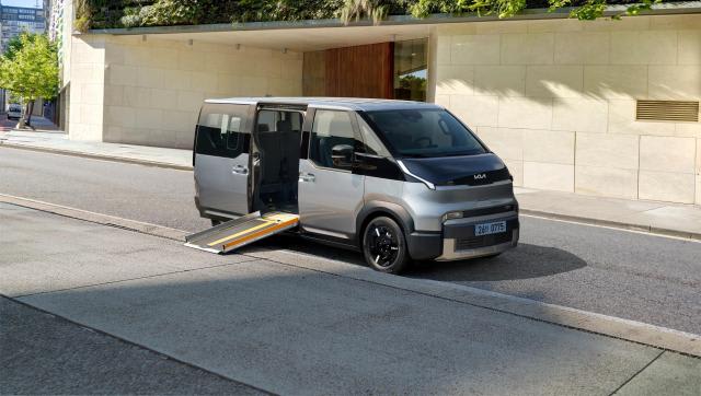 The EV market’s blind spot—Kia just fixed it with a side door and a ramp