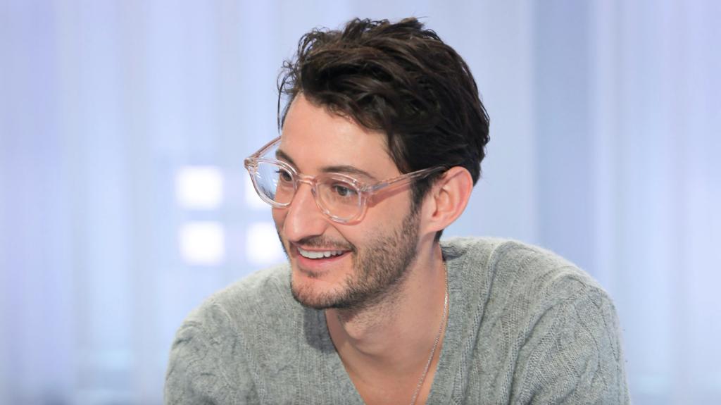 Pierre Niney partage ses inquiétudes pour l’avenir de ses filles
